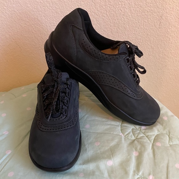 SAS | Shoes | Sas Blue Walk Easy Walking Shoes Size 85 | Poshmark